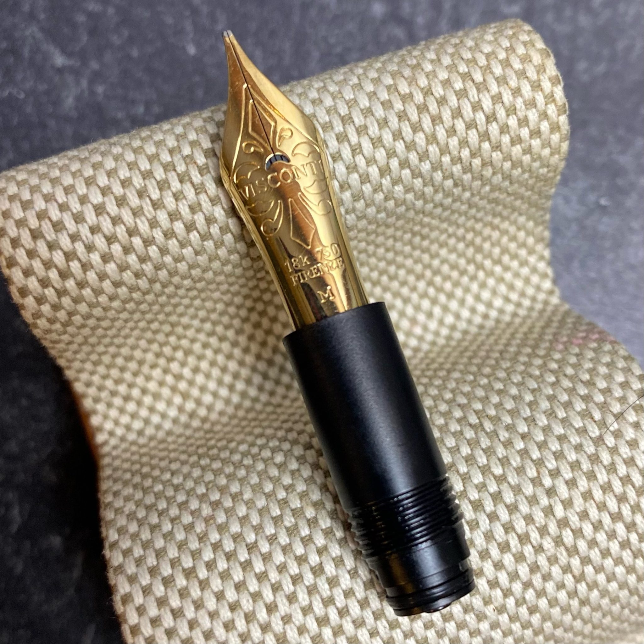 Visconti 18kt Yellow Gold Nib - Chatterley